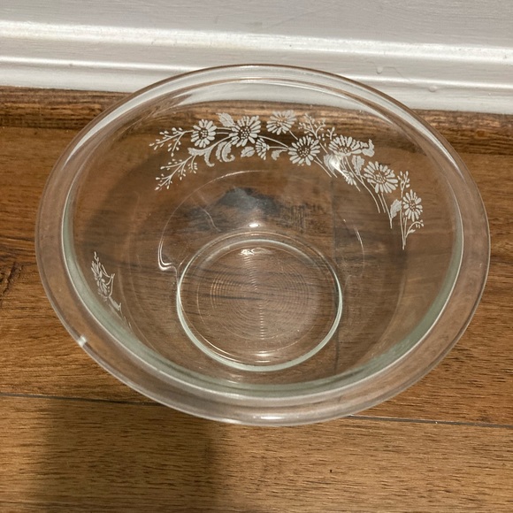 Pyrex | Kitchen | Pyrex Clear Glass Bowl With White Floral Design ...